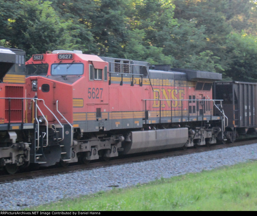BNSF 5627 "No H2 logo!" unit